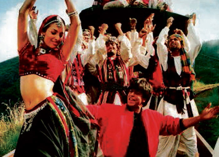 11 Epic Train Scenes from Bollywood Movies | LifeCrust