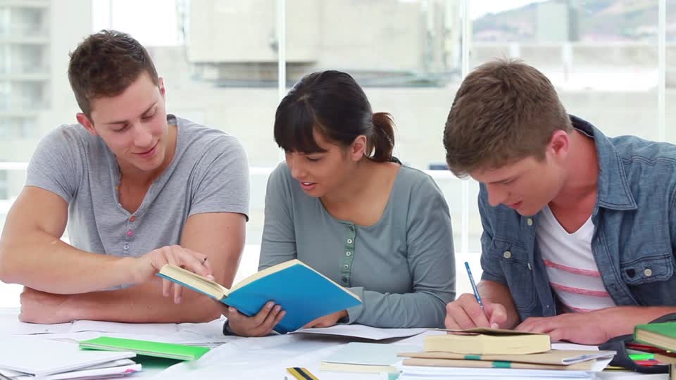 10 School Memories that Are Sure to Make You Sob! | LifeCrust