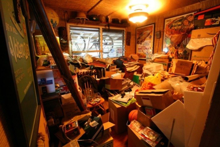 Here Is How You Can De-clutter Your Place In 5 Ways | LifeCrust