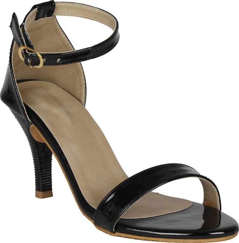 Stylish Footwear You Can Wear From Office To Outings | LifeCrust